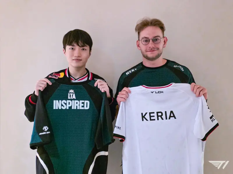 [流言板]T1晒Keria和Inspired交换队服合影：辅助打野-英雄联盟丨LPL-虎扑社区