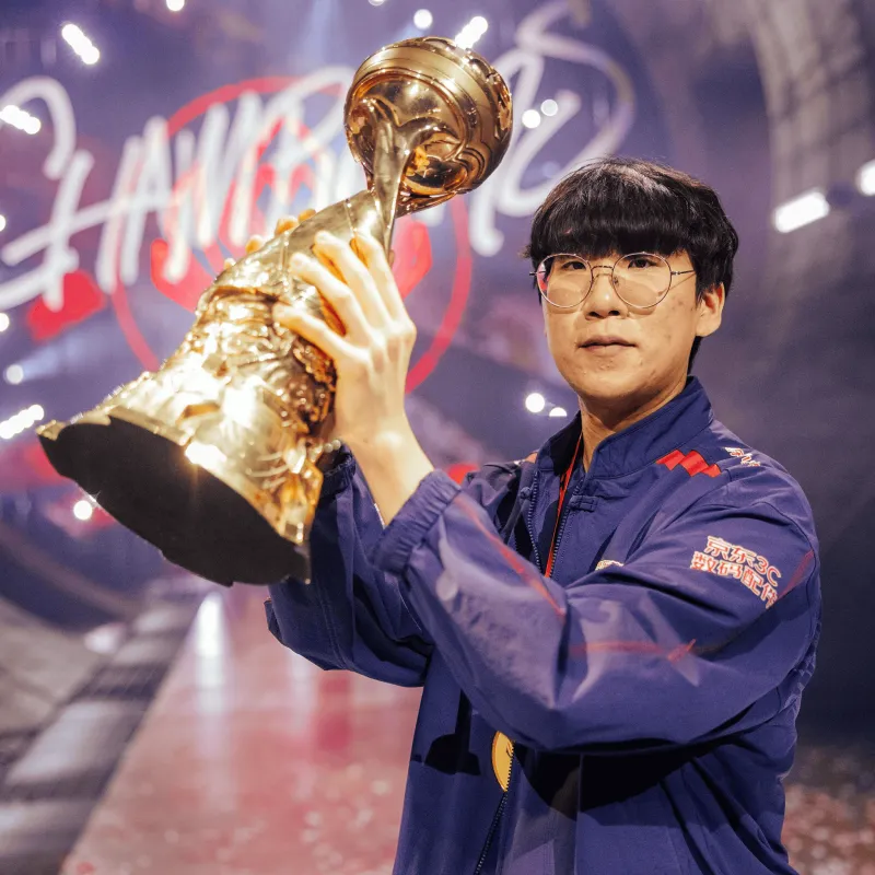[情报站]LOL官方发布Ruler选手2023MSI捧杯图：再次为奖杯而来-英雄联盟丨LPL-虎扑社区